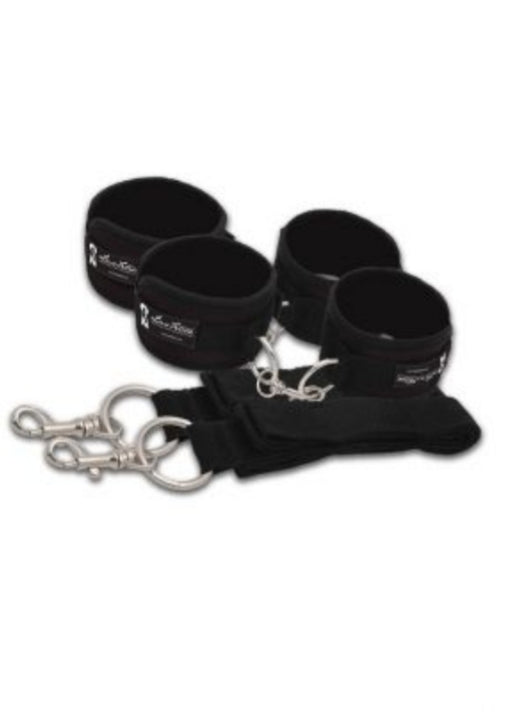 bed spreader – www.passionrosepetals.com